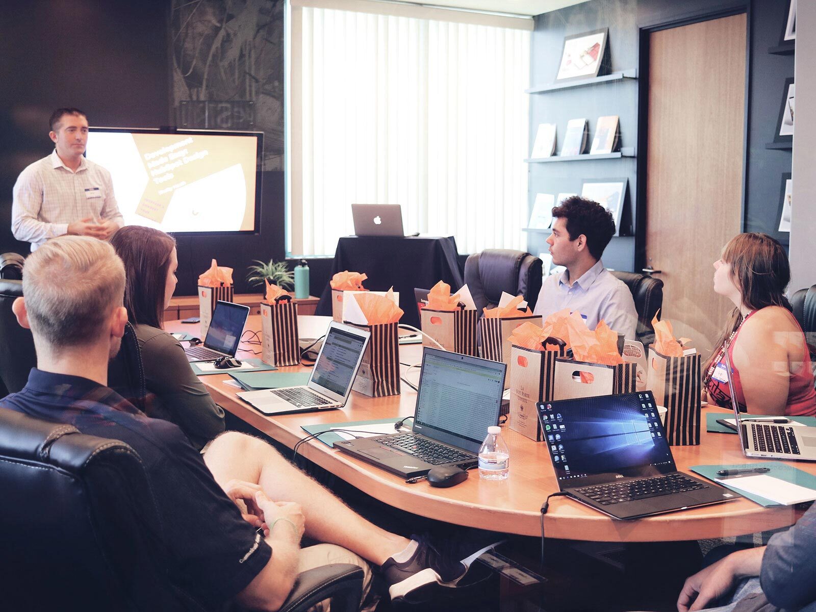 4 Steps to run a successful meeting in the era of hybrid work - PropertyMe